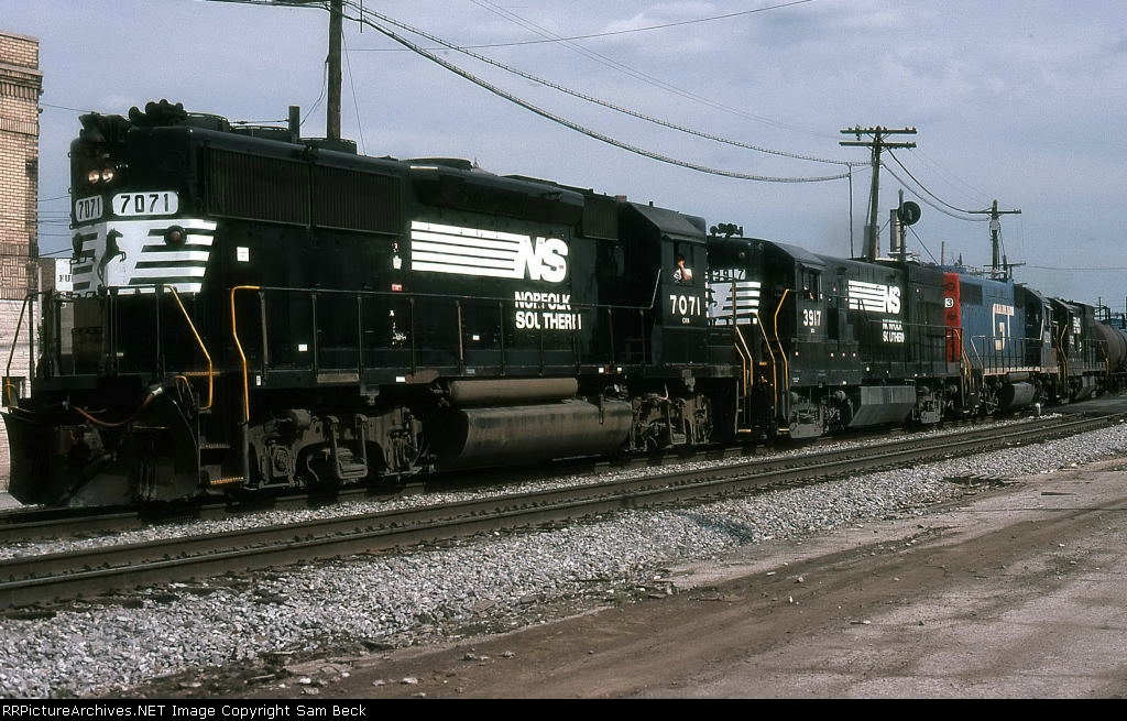 NS 7071, 3917, GTW 6213, and NS 3903